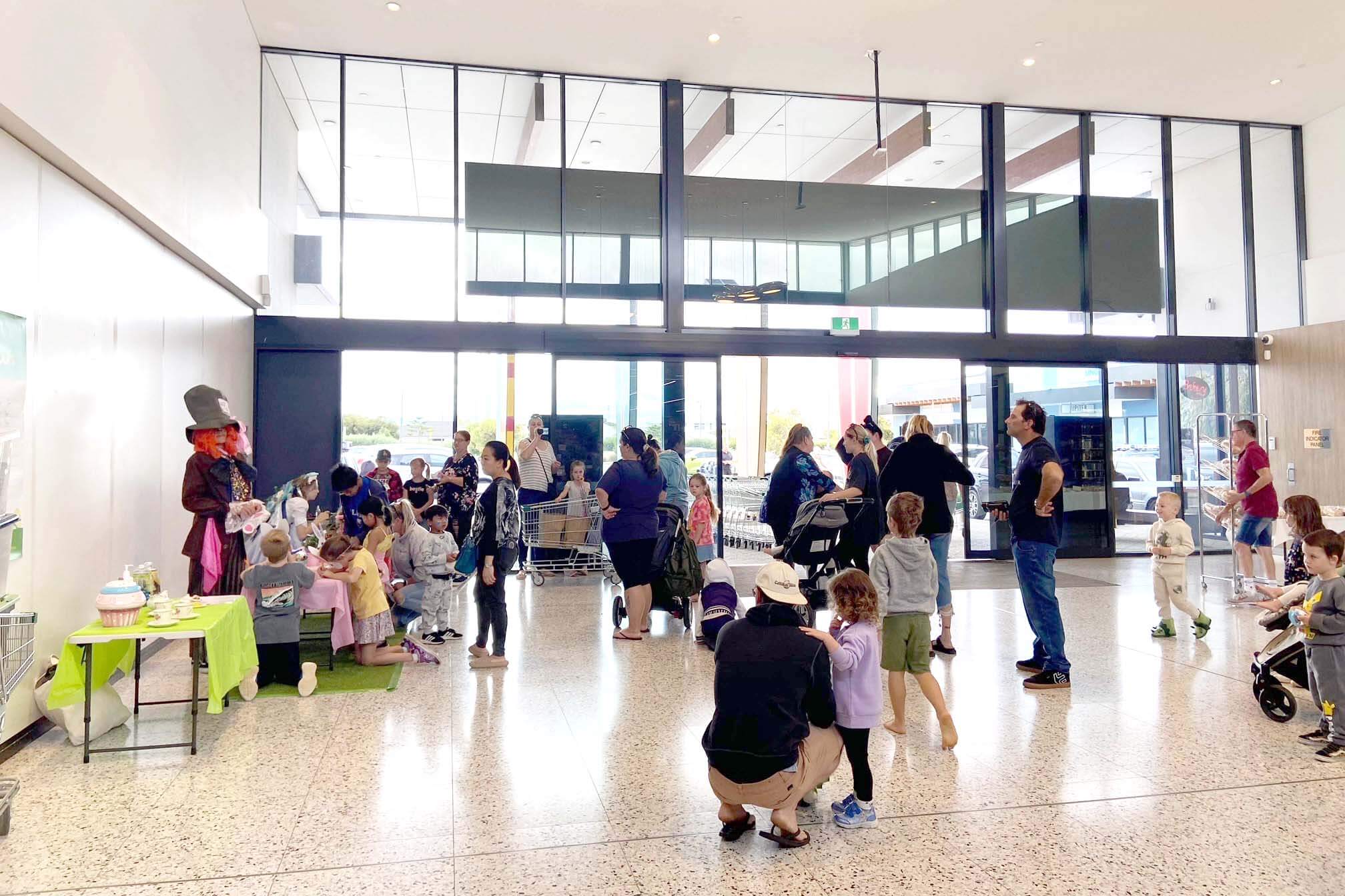 Easter Craft with Mad Hatter - Aigle Royal Group